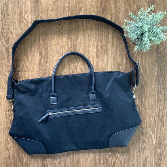 DSW | Bags | Nwot Dsw Navy Blue Felt Weekender Bag | Poshmark